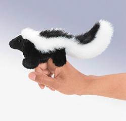 Skunk Finger Puppet at Anwo.com Animal World®