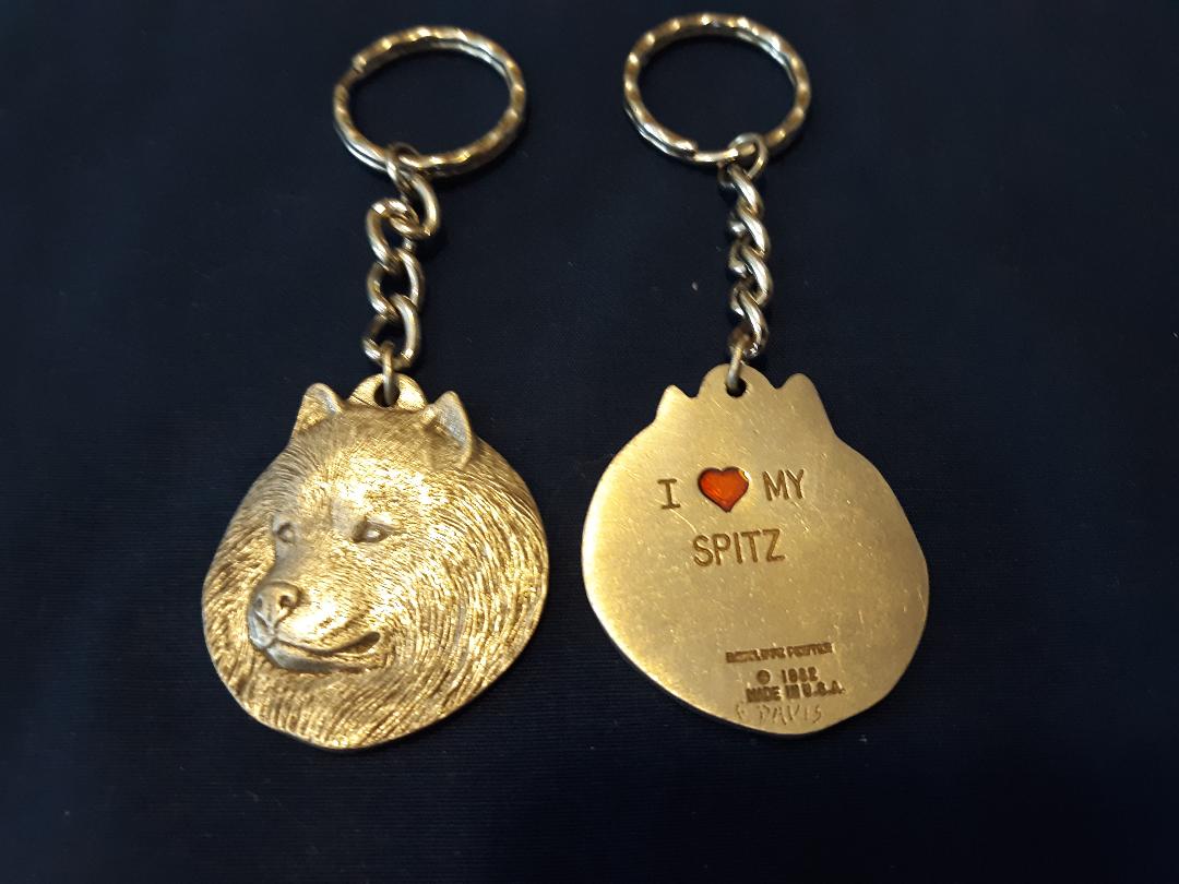 American Eskimo "Spitz" Dog Keychain Pewter USA at Anwo.com Animal World®